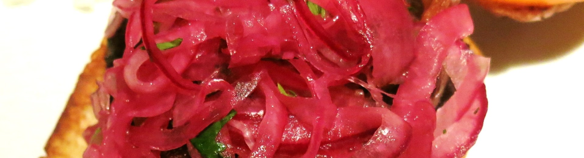 Peruvian Red Onion Salad (Salsa Criolla) | Goddess Cooks