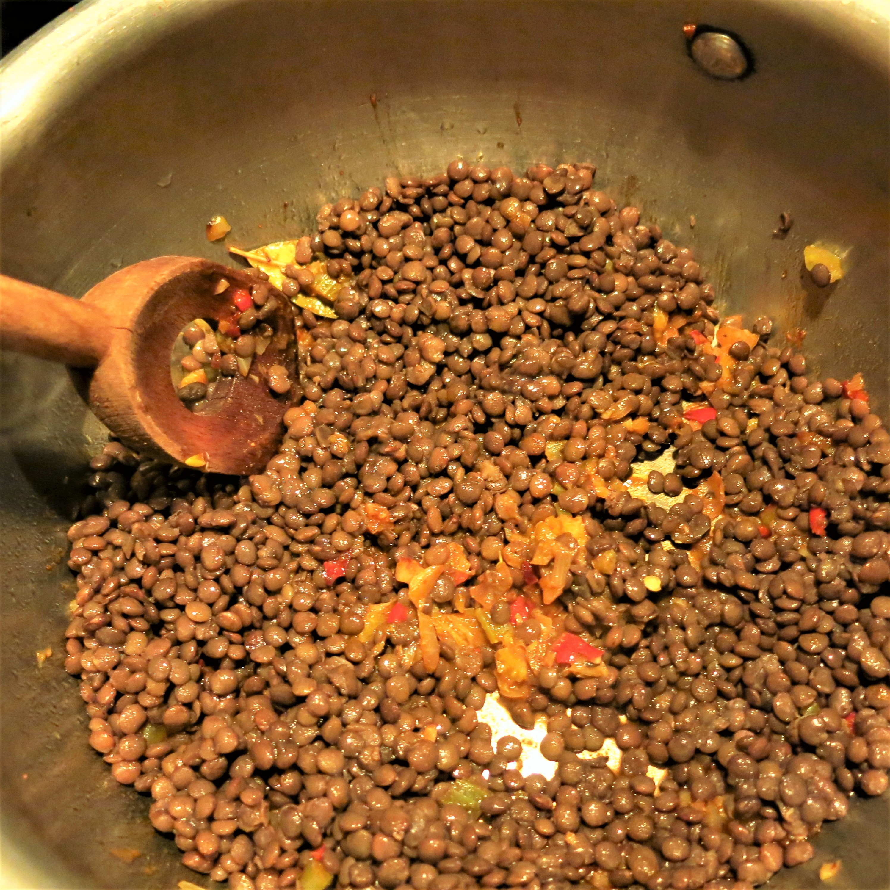 Lentils with Onion, Bell Peppers, Garlic and Herbs | Goddess Cooks